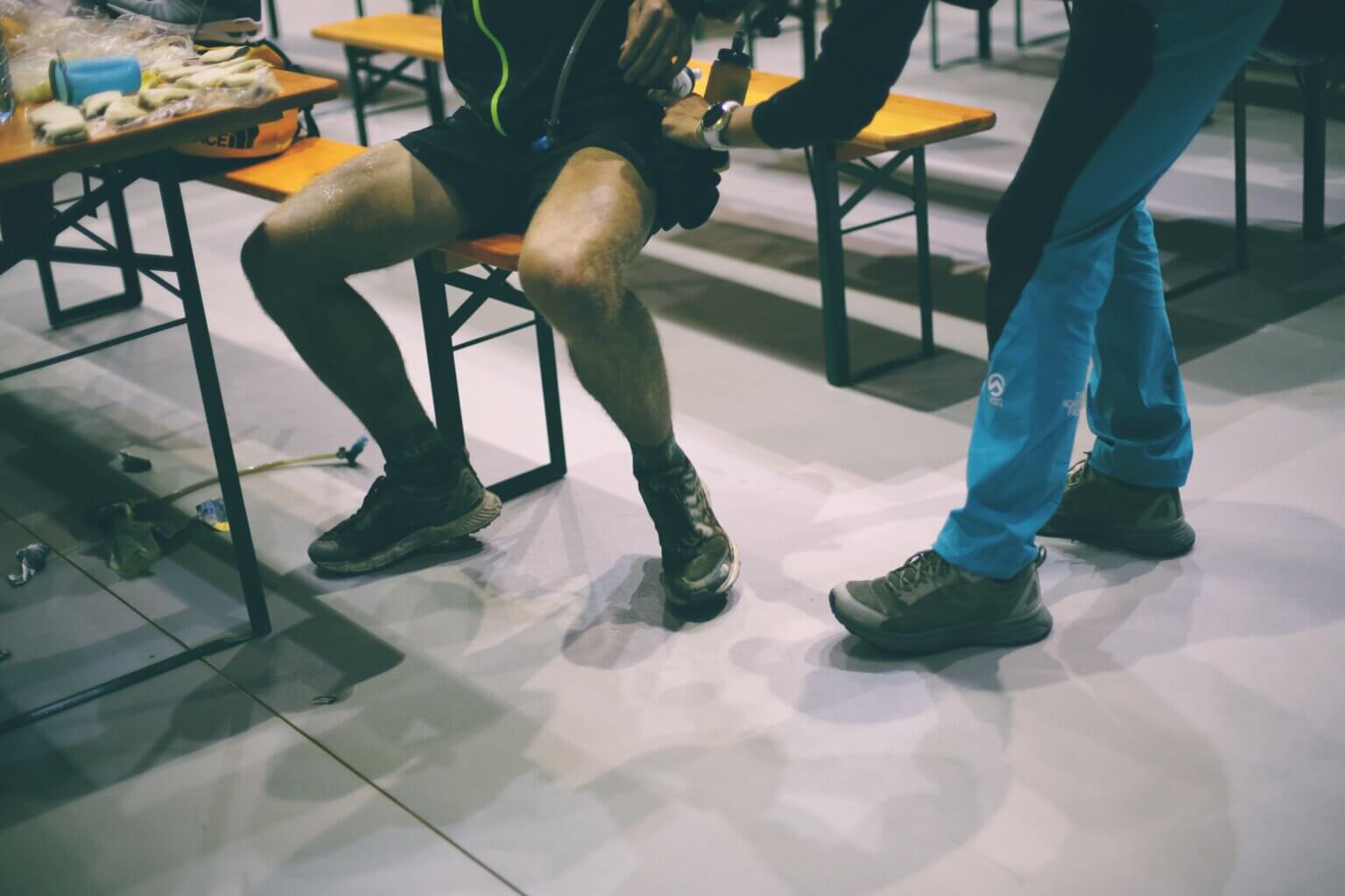 Ultrarunner Mastering Aid Stations: Trail Running Races | Vert.run